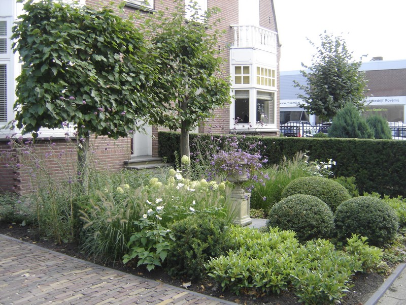 Klassieke voortuin Mijdrecht - Tuinontwerp Groningen, Friesland en Drenthe